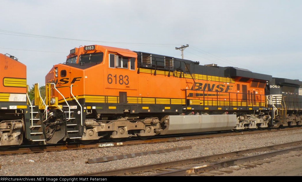 BNSF 6183